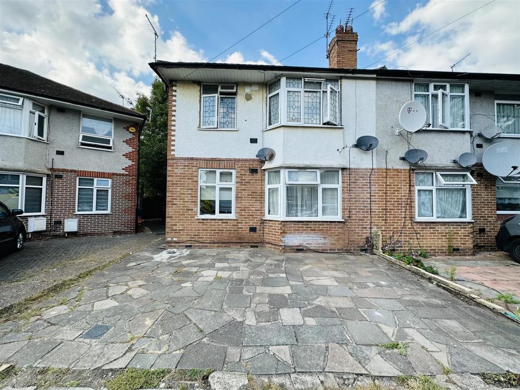 Edgware, Middlesex HA8 2 bed ground floor maisonette - £325,000