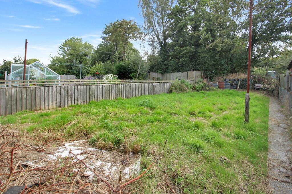 Springfield Road Westbury 3 Bed Semi Detached House £195 000