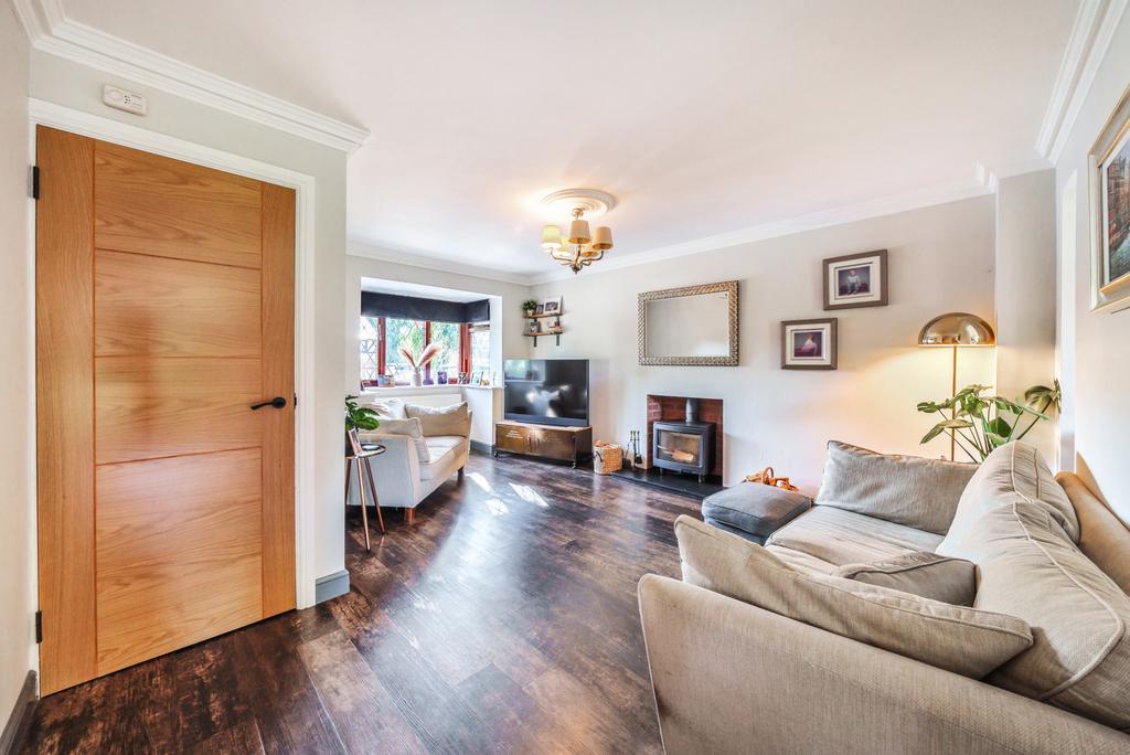 Chaucer Way, Row Town, Addlestone, KT15 4 bed detached house - £700,000