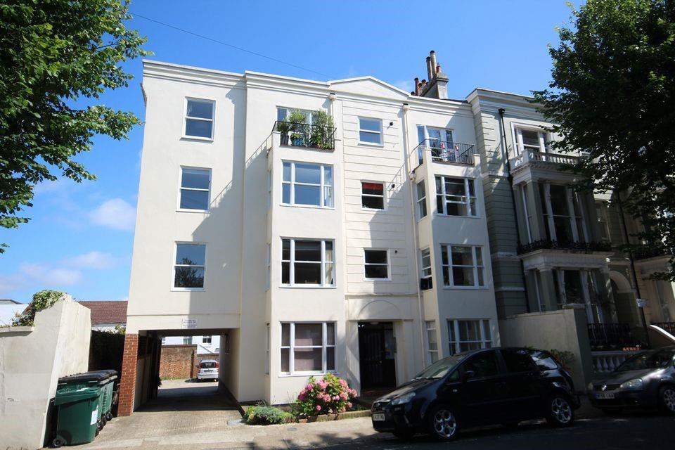 Buckingham Road, Brighton, BN1 3RQ 1 bed flat - £1,150 pcm (£265 pw)