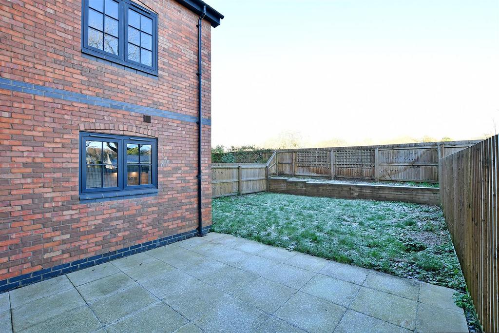 Off Luke Lane, Ashbourne DE6 3 bed mews for sale - £310,000