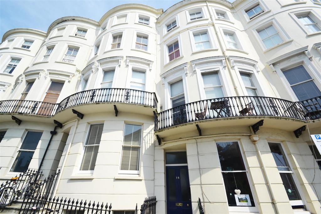 Eaton Place, Brighton, BN2 1EH 1 bed apartment - £1,100 pcm (£254 pw)