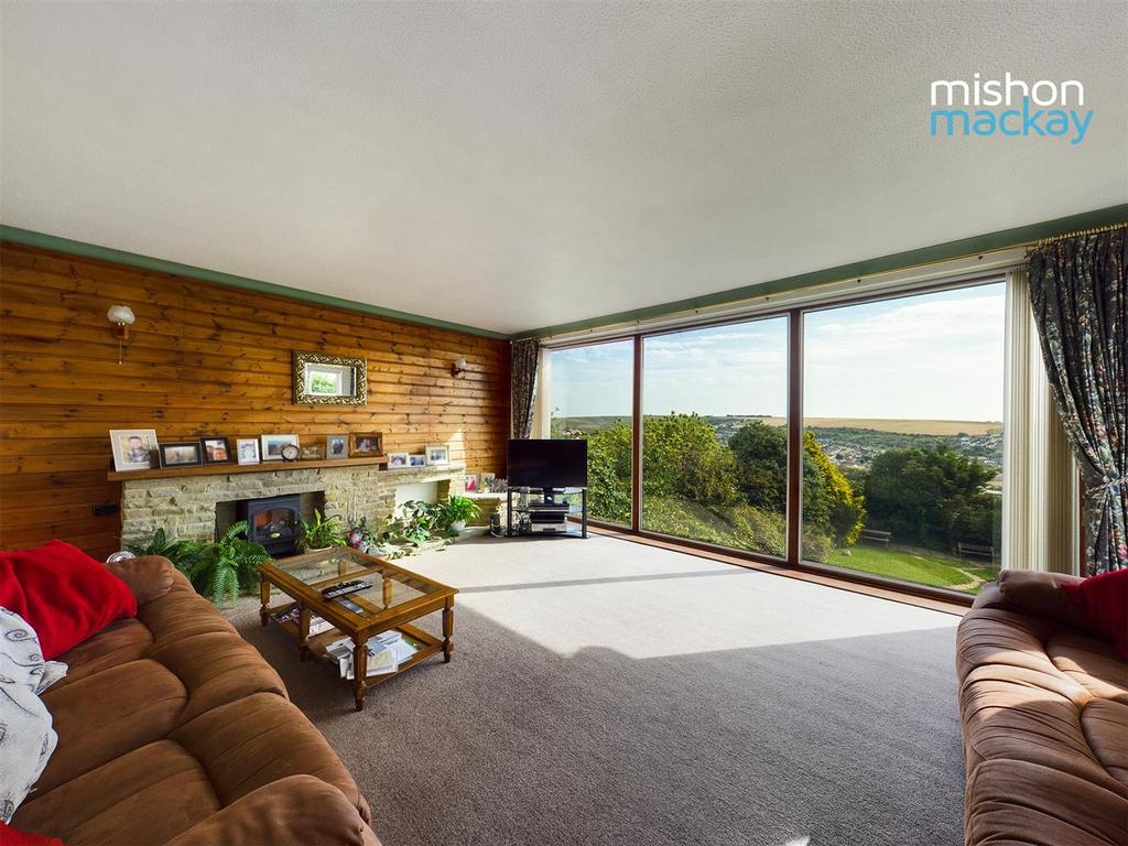 Westmeston Avenue, Saltdean, BN2 8AN 4 bed detached bungalow - £2,000 ...