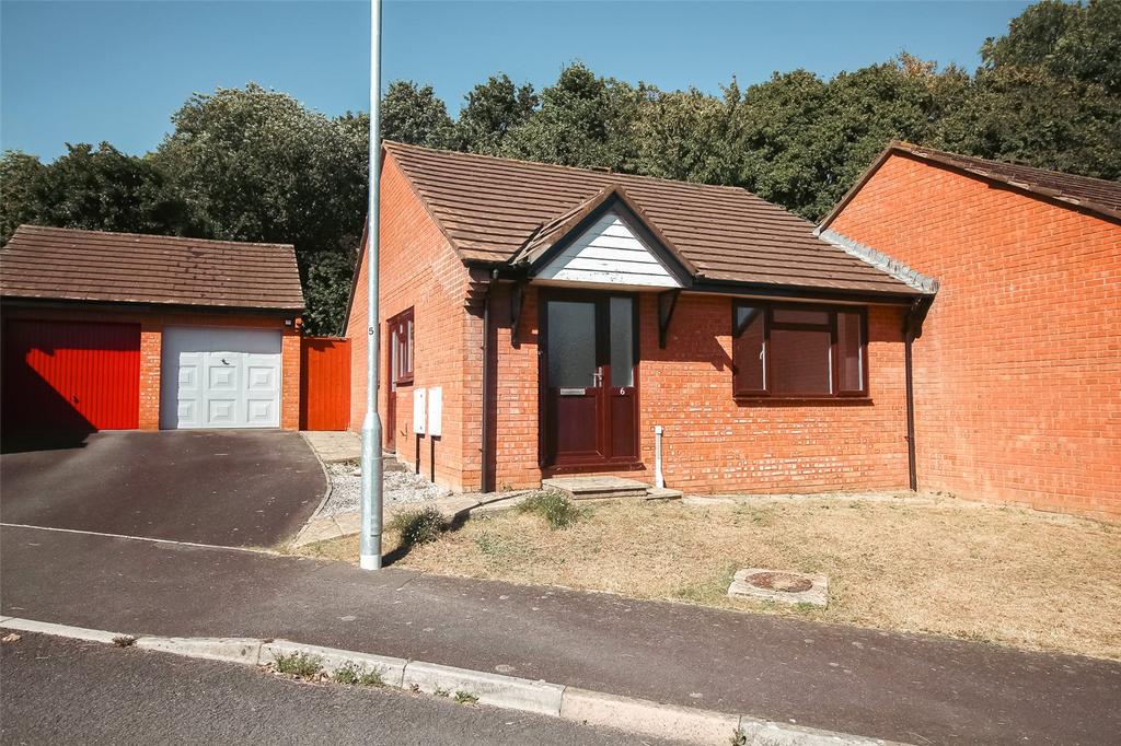 Hanson Park, Northam, Bideford, EX39 2 bed bungalow - £265,000