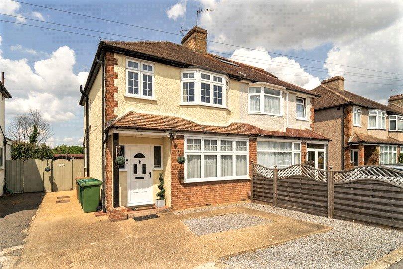 Shortwood Avenue, Staines-upon-Thames, Surrey, TW18 3 bed semi-detached ...