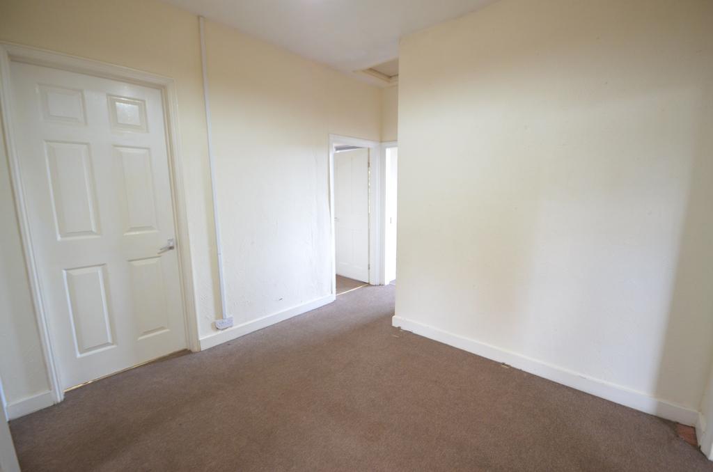 Upper Hale Road, Farnham, Surrey, GU9 4 bed apartment to rent - £1,250 ...