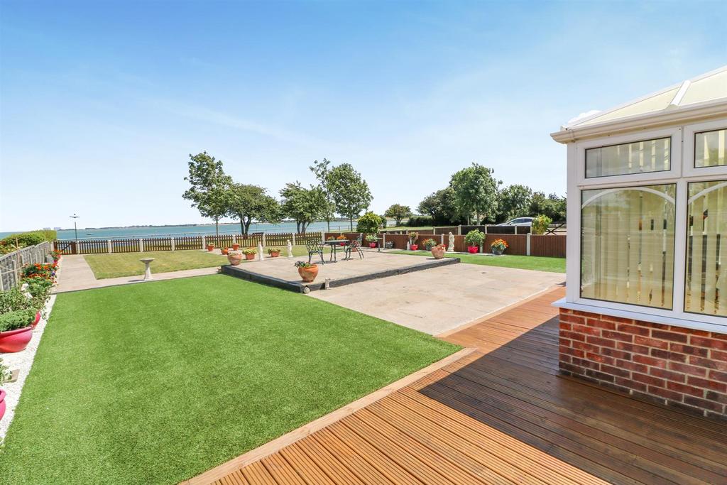 Wick Farm Road, St. Lawrence 3 bed detached bungalow - £500,000