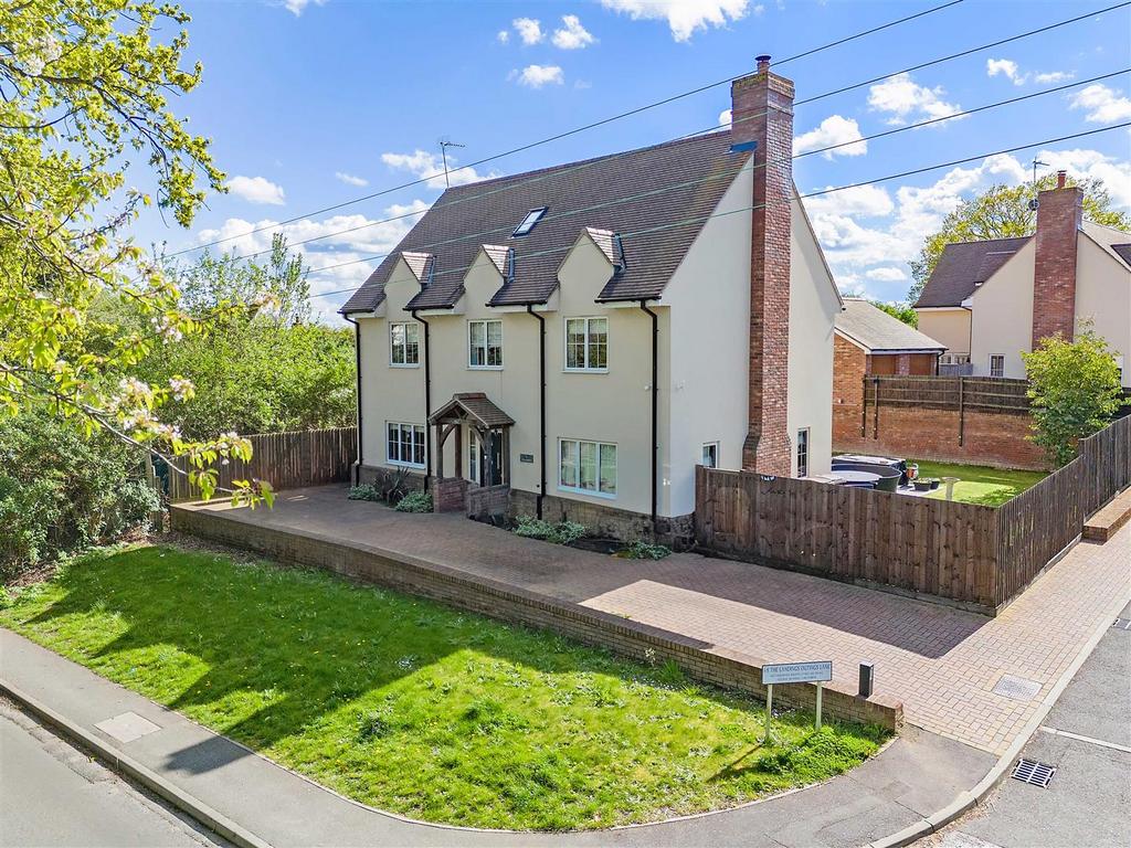 Outings Lane, Doddinghurst, Brentwood 5 bed detached house - £1,000,000
