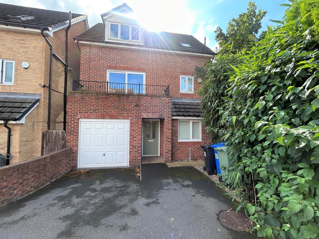 Inkersall, Chesterfield S43 4 bed detached house - £1,300 pcm (£300 pw)