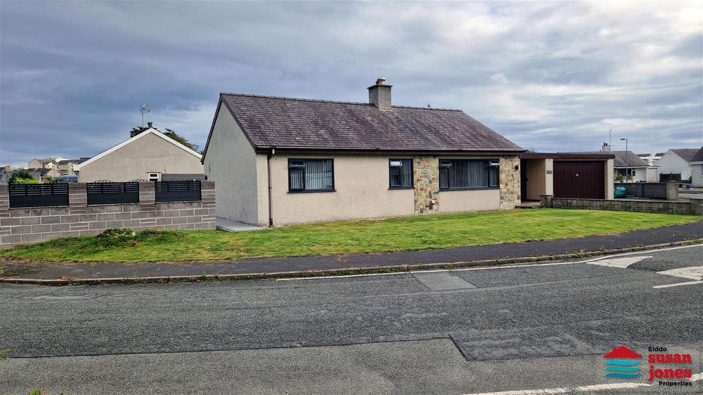 Lon Ceredigion, Pwllheli LL53 3 bed detached bungalow for sale - £350,000