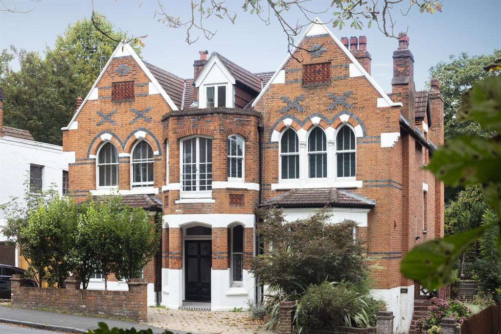 Crystal Palace Park Road, Sydenham, SE26 4 bed flat - £900,000