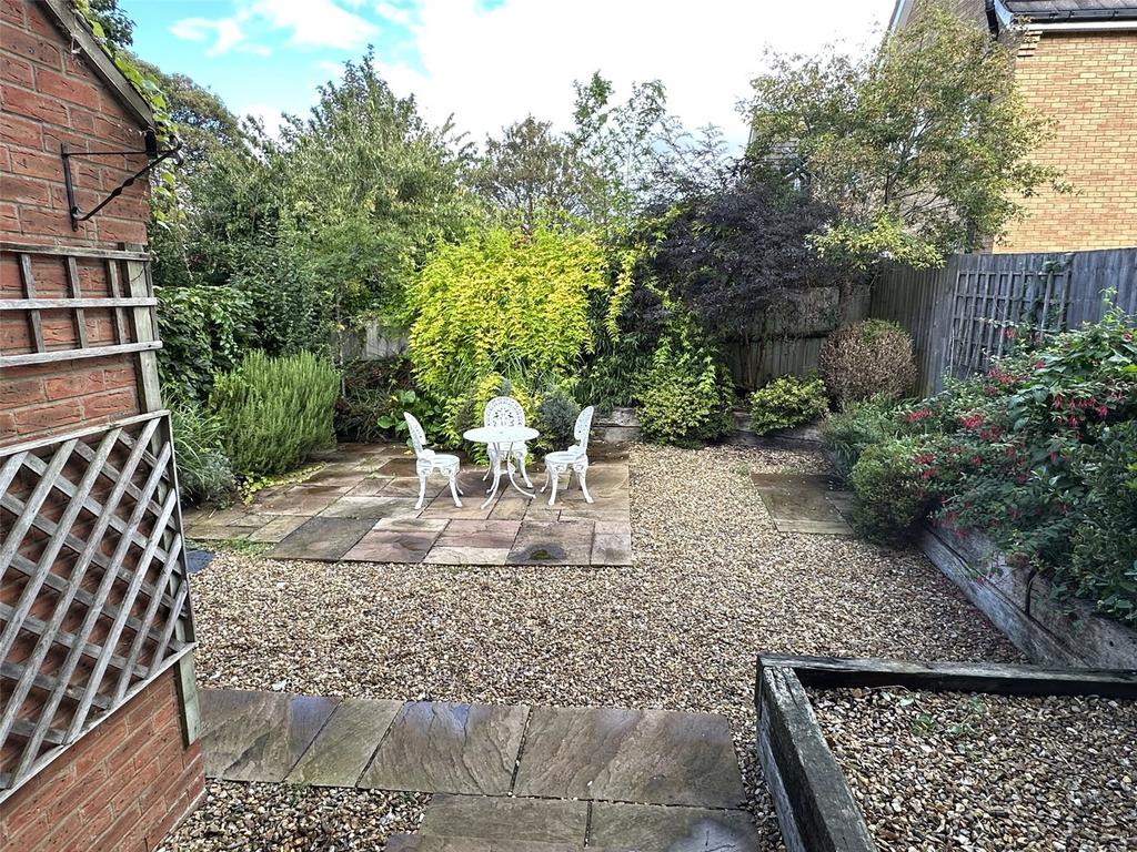 Green Way, Brockworth, Gloucester, GL3 3 bed semi-detached house - £287,500