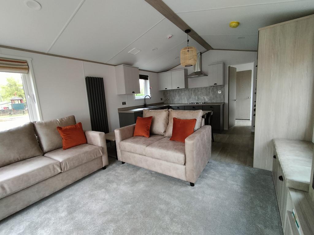 Plot 1, Atlas Sherwood 41x13 at Tallington Lakes, Tallington Lakes ...