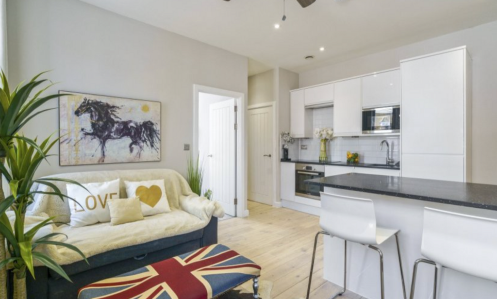 Baring Road, Beaconsfield HP9 1 bed apartment for sale - £279,950