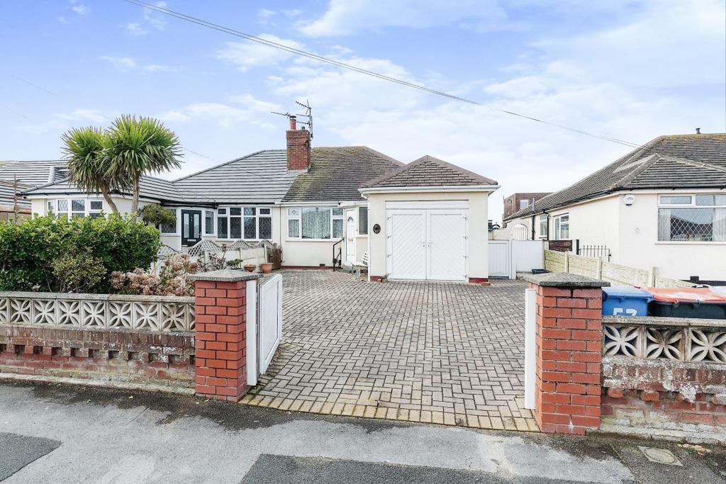 Green Drive, Thornton-Cleveleys FY5 2 bed bungalow - £170,000