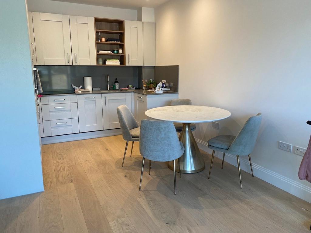 Wrest House, Inglis Way, NW7 1 bed flat - £2,000 pcm (£462 pw)