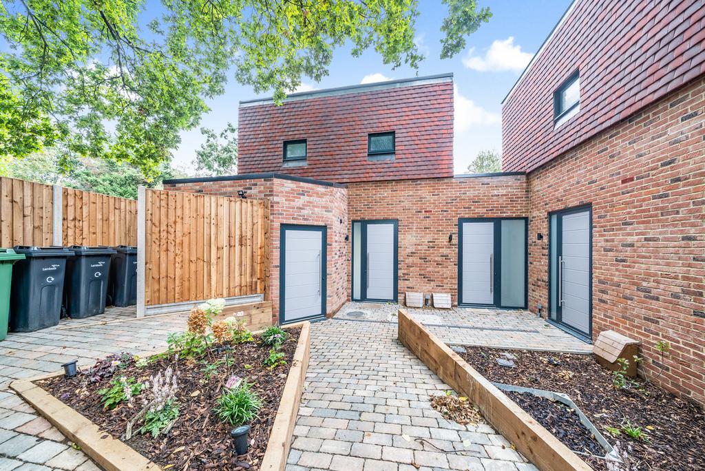 Kingsmead Road, London, SW2 2 bed bungalow - £750,000