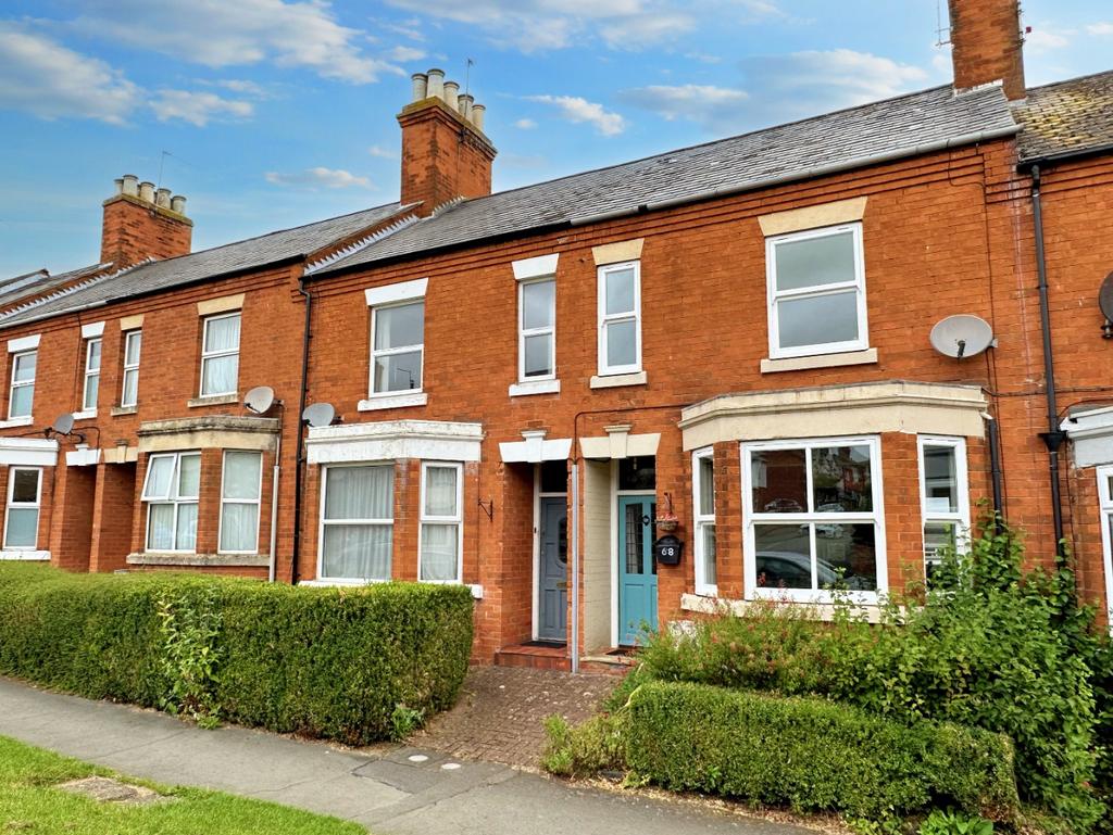 Warwick Street, Daventry, NN11 4AL 2 bed terraced house - £210,000