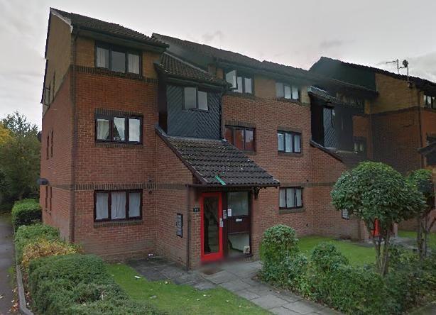 OVAL COURT, PAVILLION WAY, EDGWARE... 1 bed flat for sale - £199,950