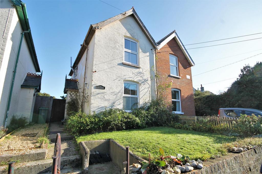 Middleton, Freshwater 3 bed semi-detached house - £1,150 pcm (£265 pw)