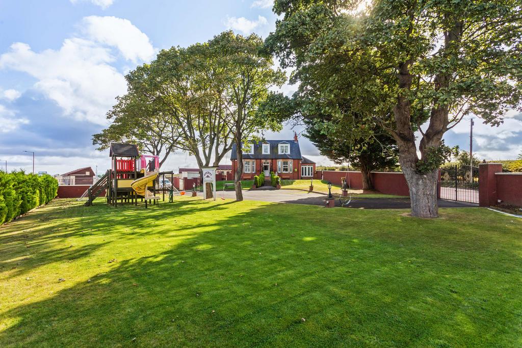 Redcroft House, Whitehill Road... 5 bed detached house - £675,000