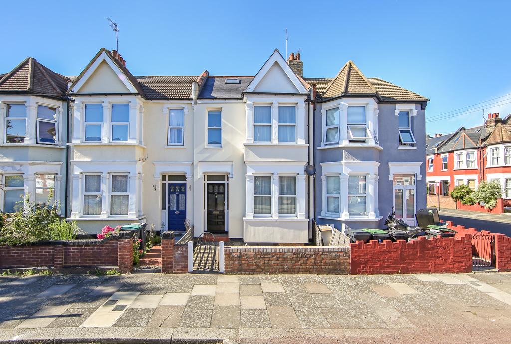 Homecroft Road, London N22 3 bed terraced house - £2,150 pcm (£496 pw)