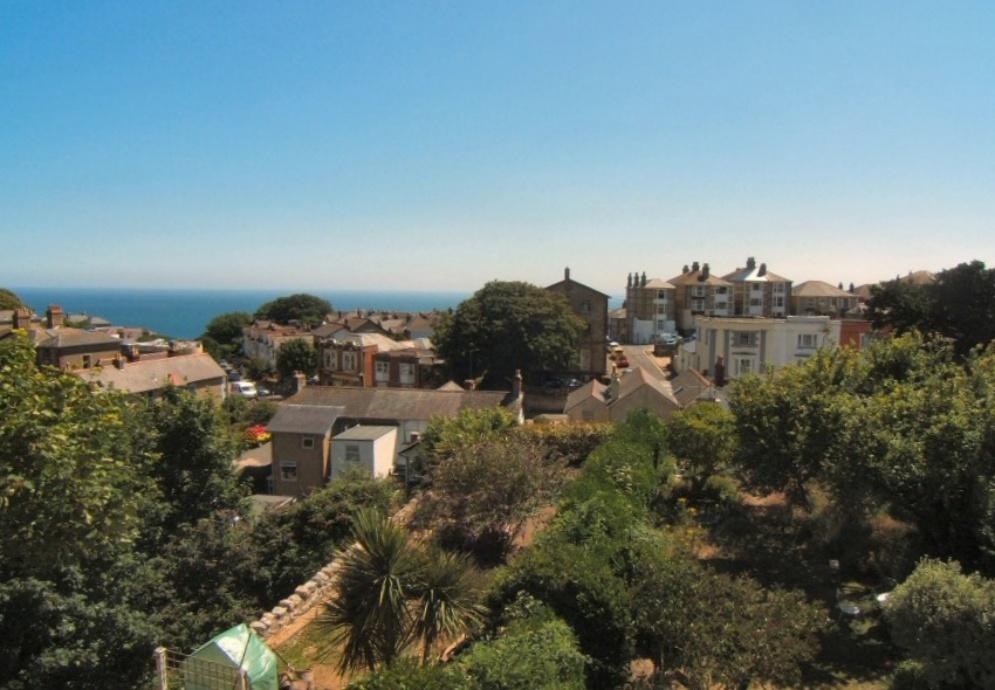St. Boniface Road, Ventnor PO38 3 bed flat - £239,950