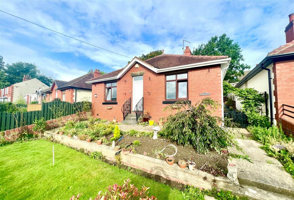 Wellhouse Lane, Penistone, Sheffield, S36 8ER 3 bed detached bungalow for sale - £225,000