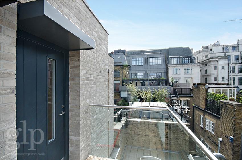 Fouberts Place W1F 1 bed flat - £2,990 pcm (£690 pw)