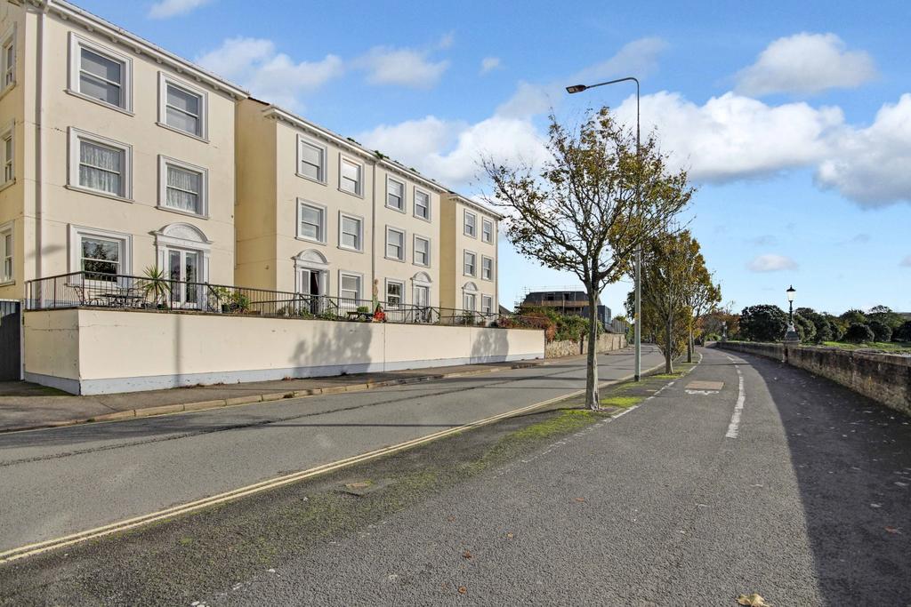 Taw Court Litchdon Street, Barnstaple EX32 2 bed flat for sale - £230,000