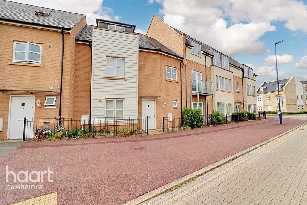 Chieftain Way, Cambridge 3 bed townhouse for sale - £415,000