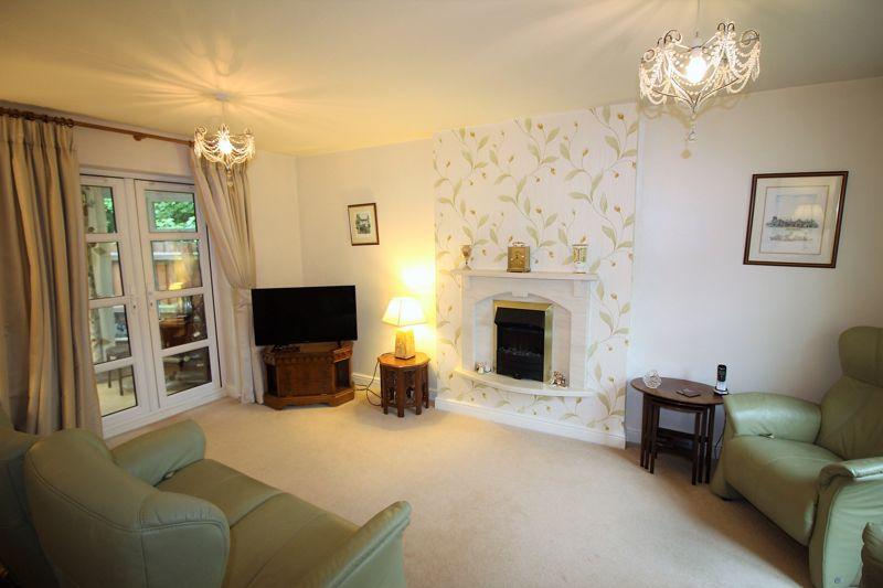 Copley Drive, Halifax 4 bed detached house - £325,000