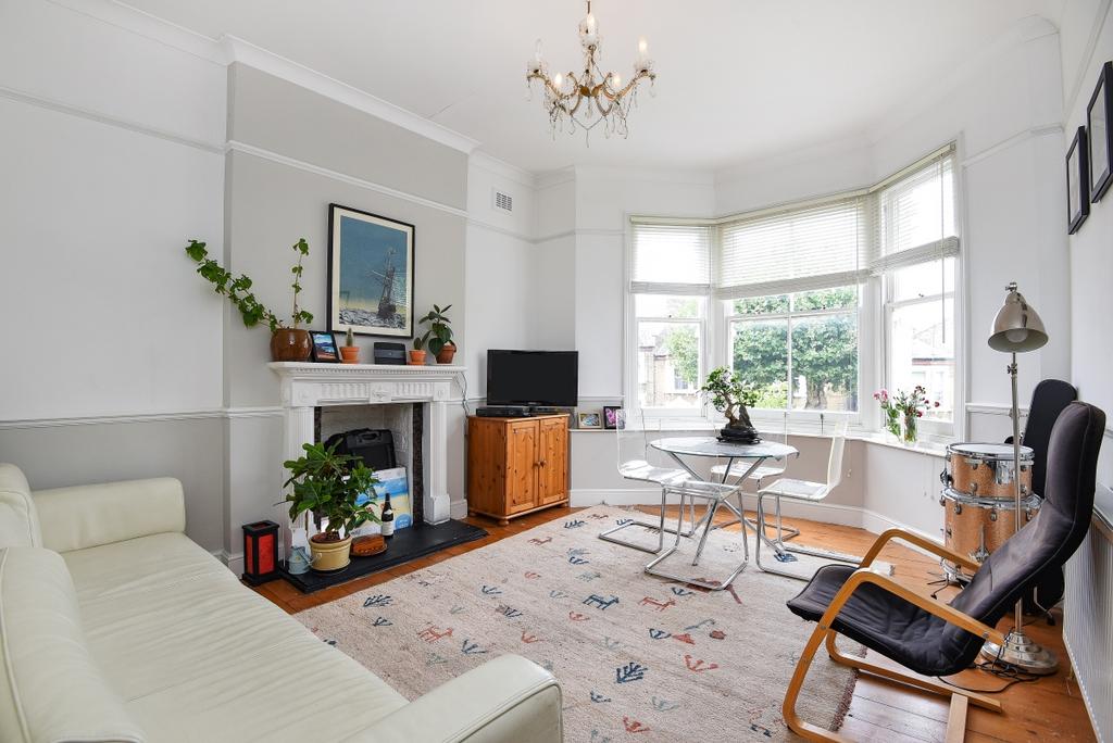 Erlanger Road London SE14 3 bed apartment - £2,800 pcm (£646 pw)