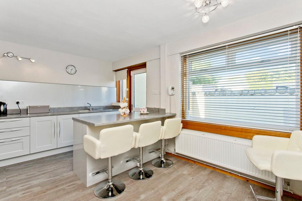 Dundas Street, Bonnyrigg, EH19 3 bed townhouse - £190,000