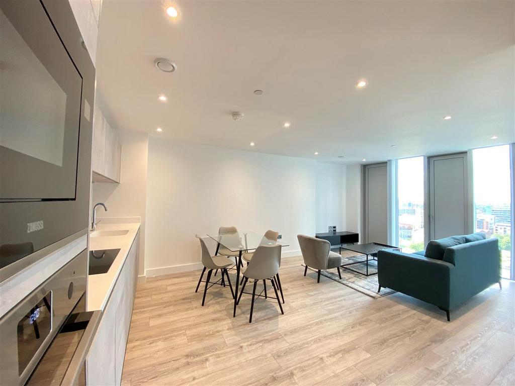 The Blade, Manchester 2 bed apartment - £2,200 pcm (£508 pw)
