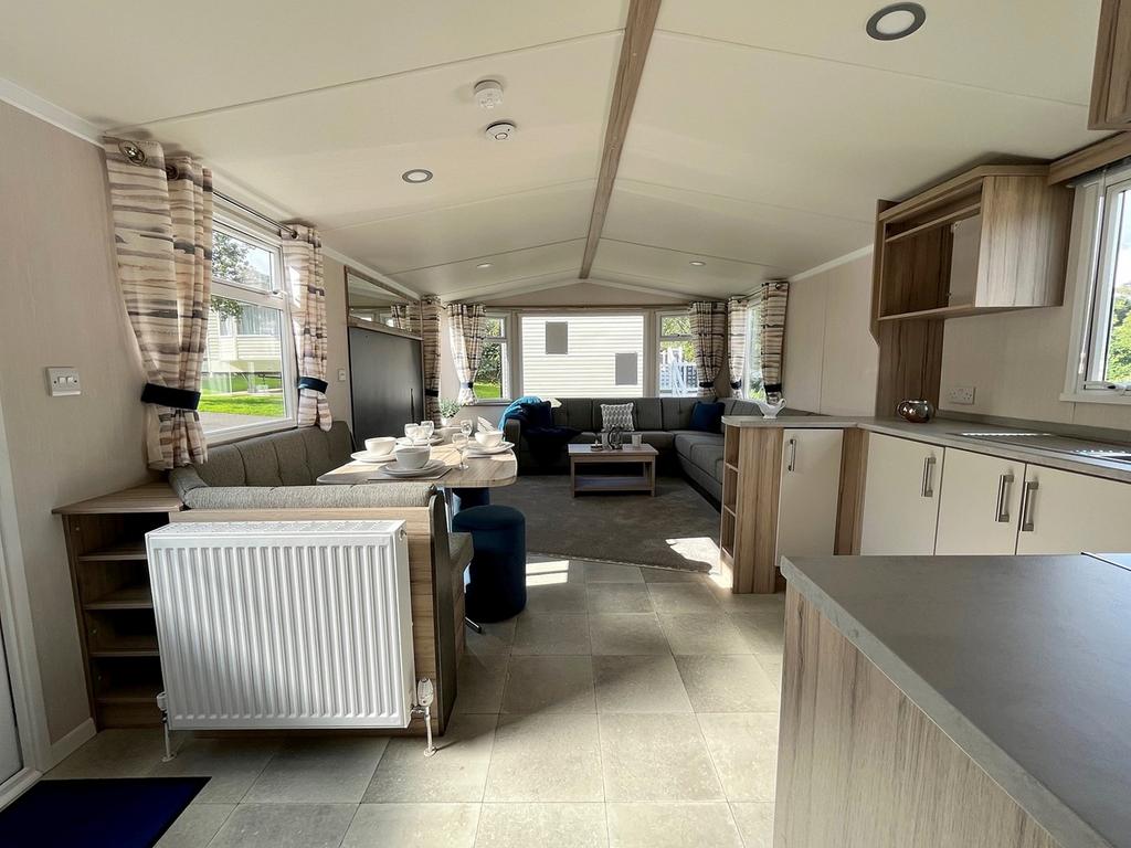 Wood Farm, Charmouth, Bridport, DT6 2 bed park home for sale - £69,995