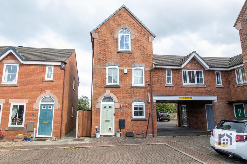 Coronation Court, Croston, PR26 9HF 3 bed mews - £215,000