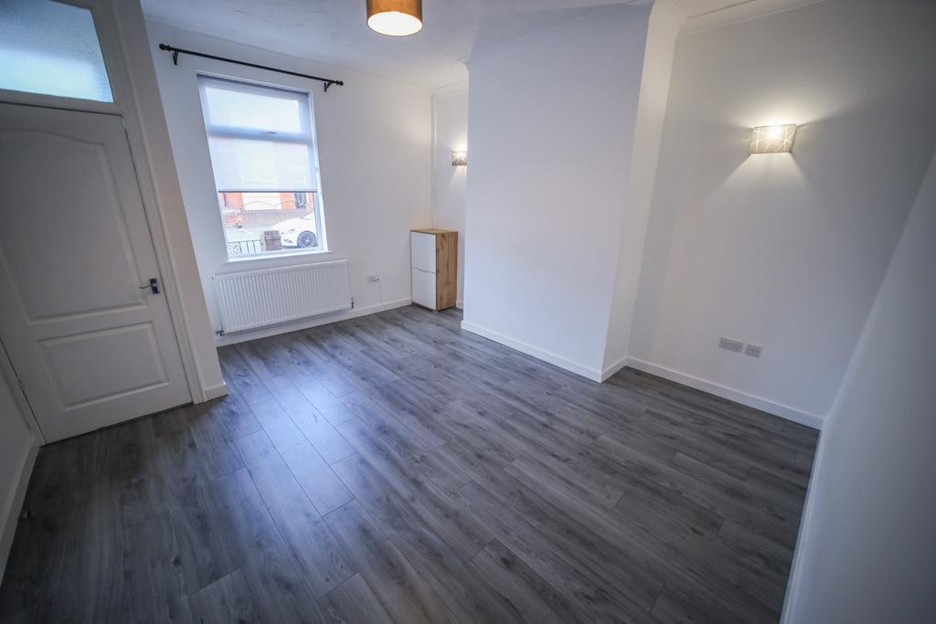 Clipsley Lane Haydock St Helens Merseyside Wa11 0jg 2 Bed Terraced