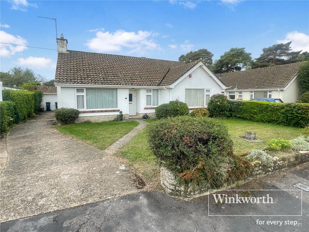 West Parley, Ferndown BH22 3 bed bungalow for sale - £475,000