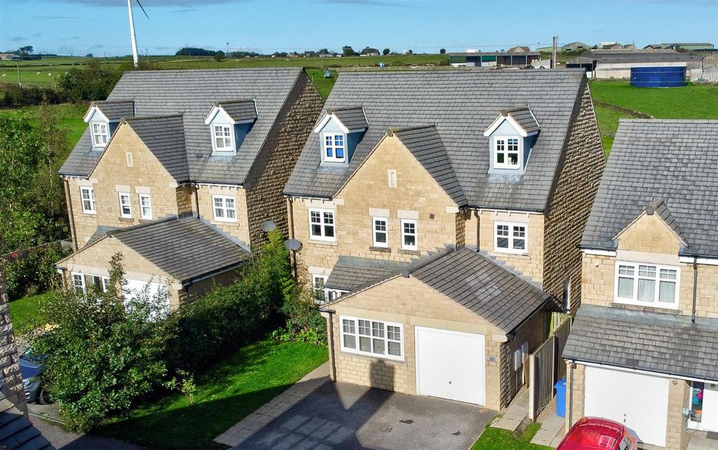 Ivy Bank Close, Ingbirchworth S36 7GT 6 bed detached house - £500,000