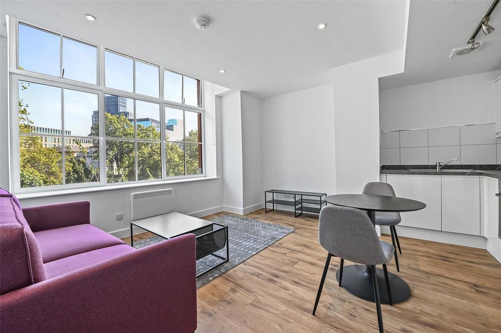 West Smithfield, London, EC1A 1 bed apartment - £2,123 pcm (£490 pw)