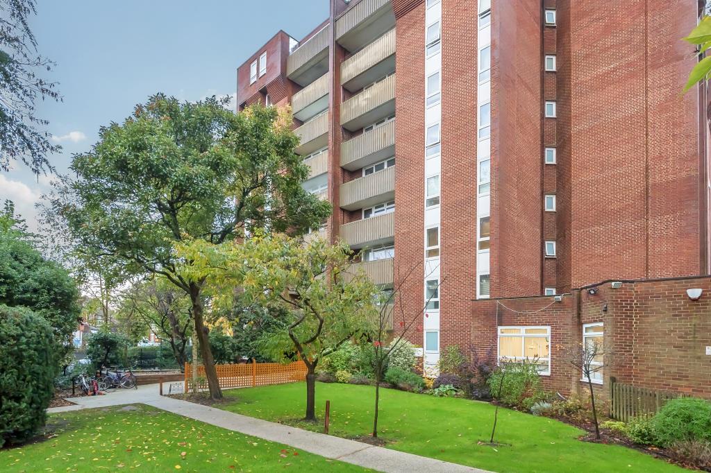 Nether Street, Finchley Central, N3 2 bed flat - £375,000