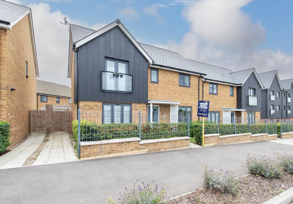 Springhead Parkway, Northfleet, Kent... 3 bed semi-detached house - £ ...