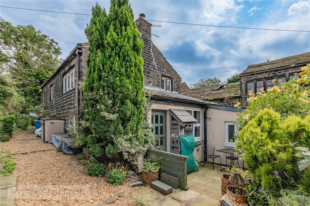 Diglea, Diggle, Saddleworth, OL3 2 bed semi-detached house - £239,950