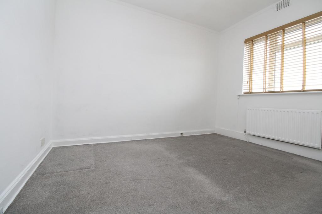High Trees, London, SW2 2 bed maisonette - £1,800 pcm (£415 pw)