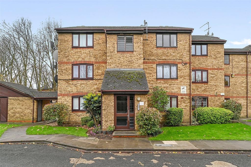Britten Court, Stratford E15 1 bed apartment - £1,500 pcm (£346 pw)