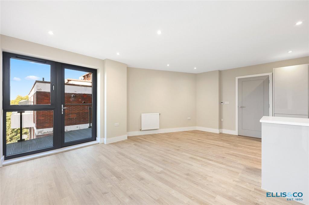 Nether Street, London, N3 2 bed apartment for sale - £600,000