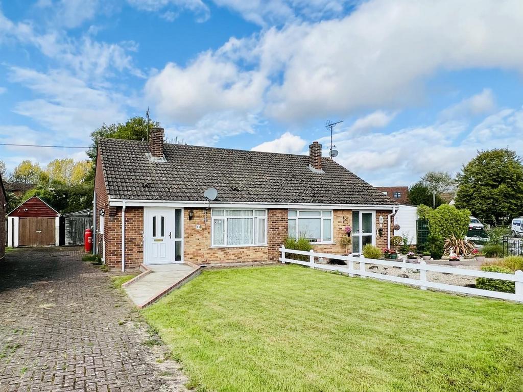 HAMSTREET 2 bed semi-detached bungalow - £250,000