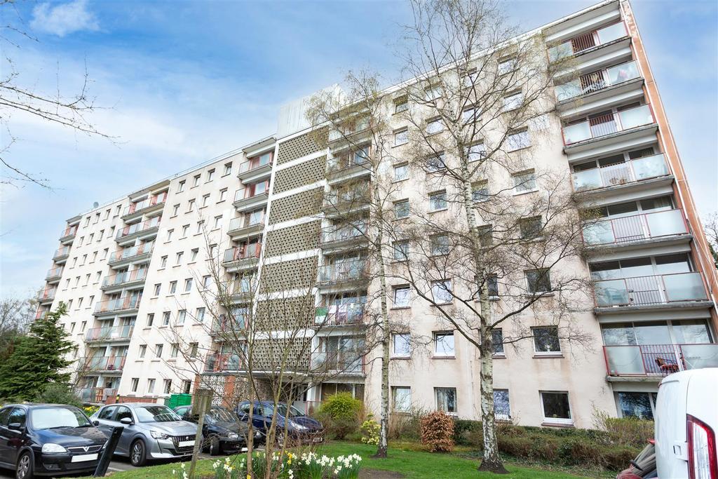 Potterhill, Lochie Brae, Perth 2 bed flat - £66,000
