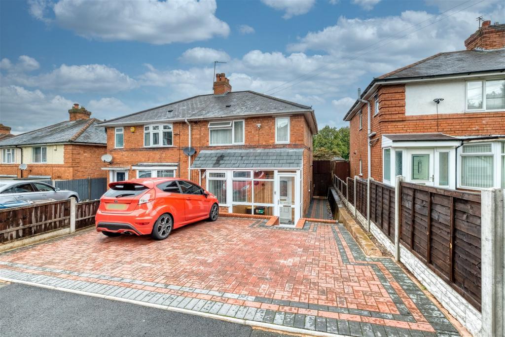 Elmdale Crescent, Birmingham, B31 1SP 3 bed semi-detached house - £220,000